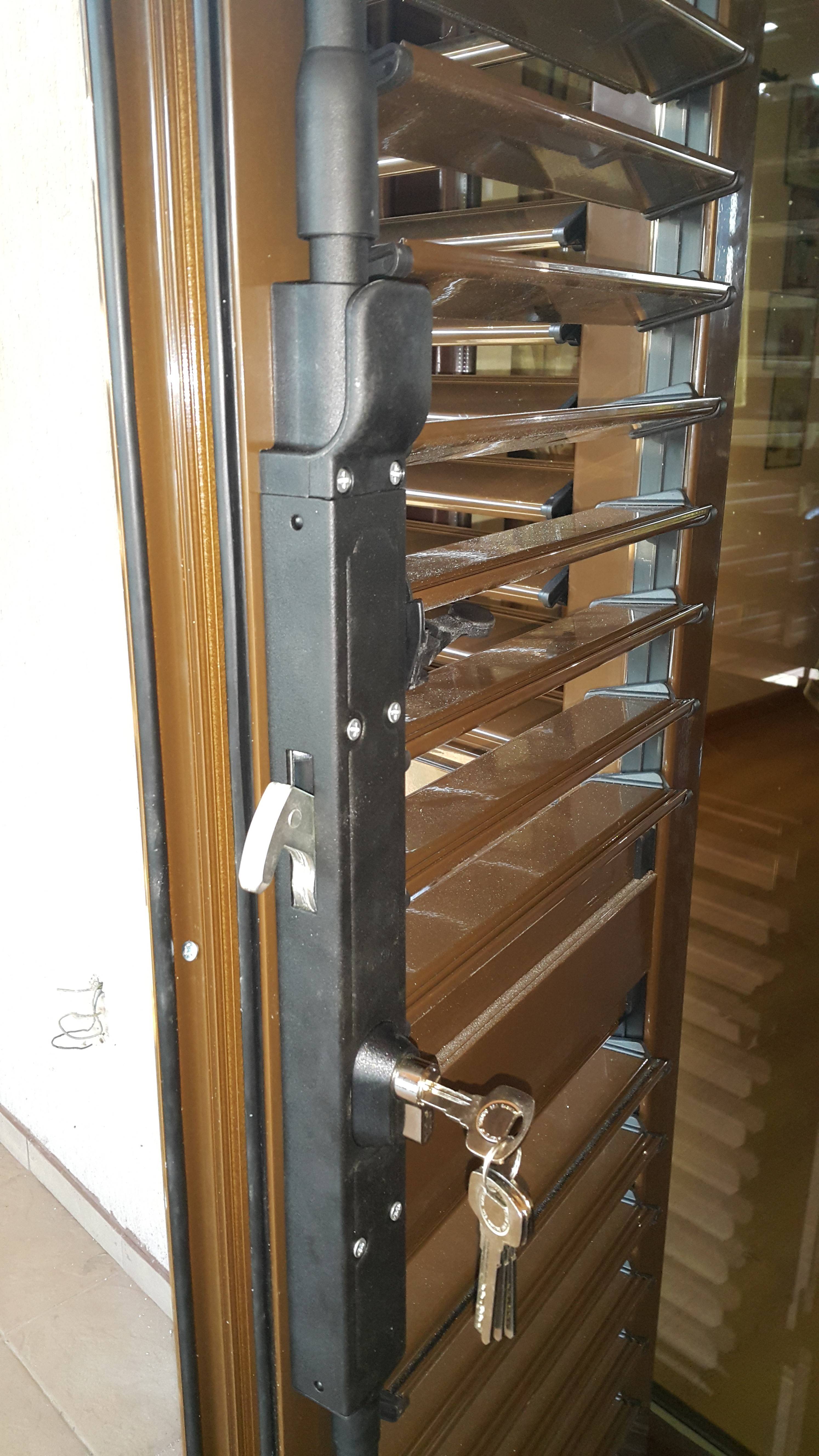 JVS – Rulouri si Obloane – SISTEME DE INCHIDERE PENTRU OBLOANE JVS